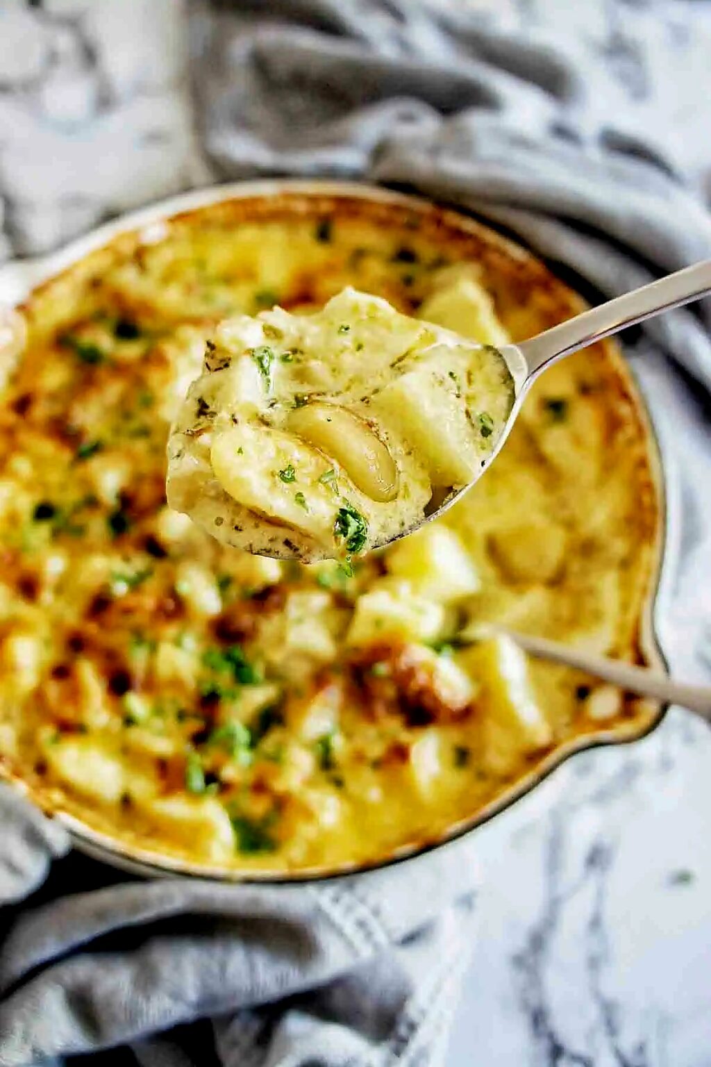 Creamy Garlic Potatoes - MorimaDz